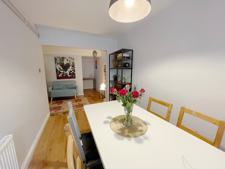 Fabulous Central Location,  One Bed Apartment. - Brístol