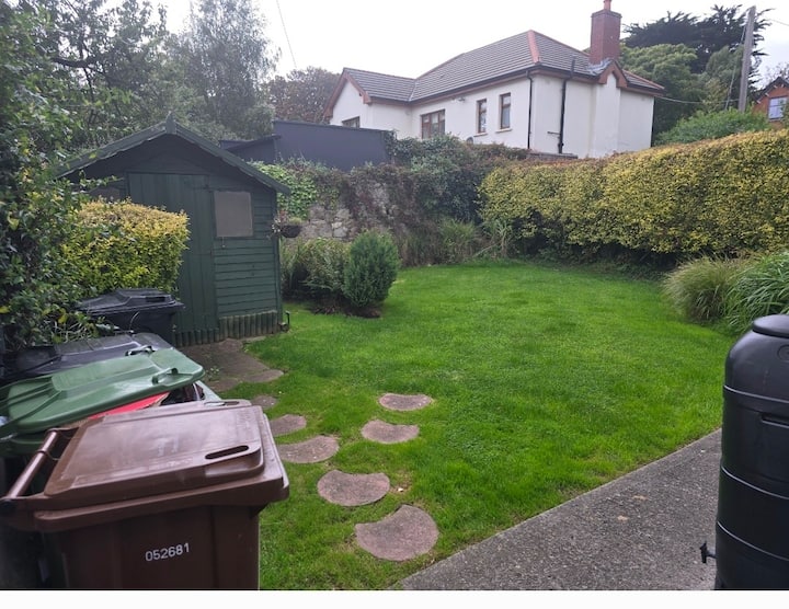 Cosy Garden Foxrock Apartment - Dublin