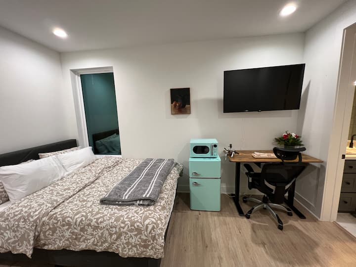 Private Access 1b1bnear Downtown - Houston