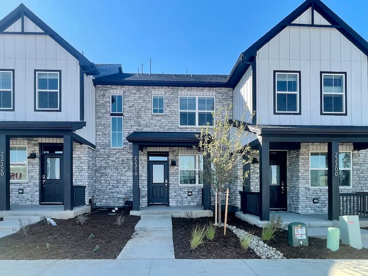 Luxe Retreat - Near Airport & Gaylord Resort - Aurora, CO