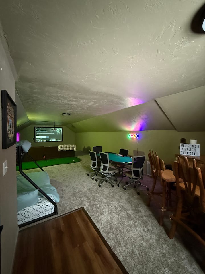 Family Cabin | Near 7 Springs & Ohio Pyle - Donegal, PA