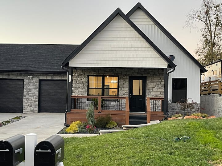 Happy Trails Duplex - Springfield, MO