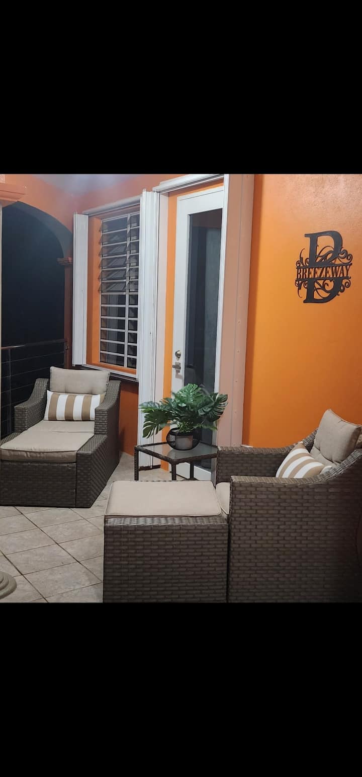 Breezeway Villa - Close To Everything - East End