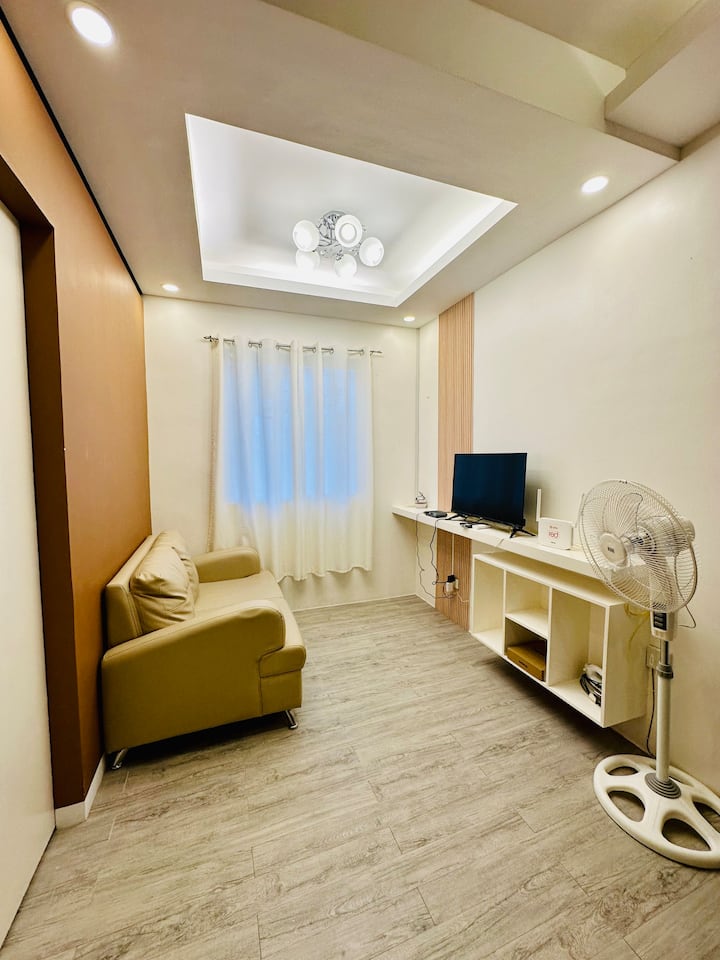 Nuvali Stay Upto6pax-1 Free Parking, Pool,wifi - Calamba