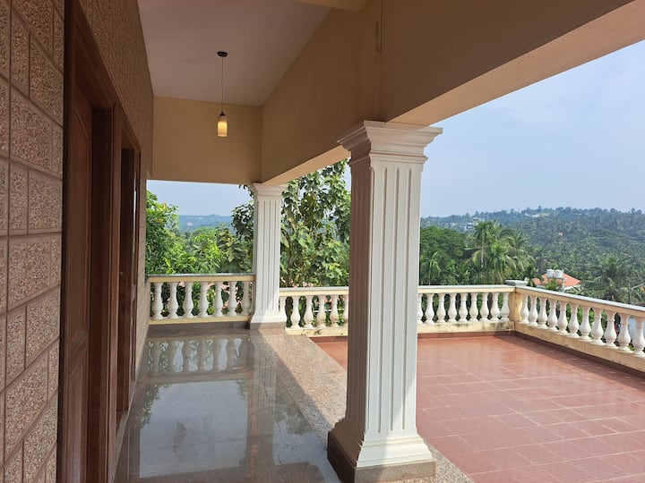 Bellevue-family Friendly Apartment On First Floor - Mangalore