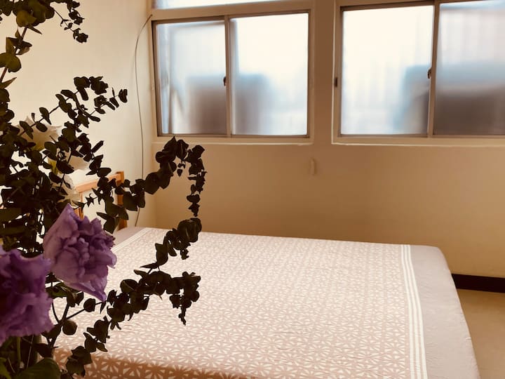 單人雅房雙人床組 中和環球購物中心步行５分鐘 大客廳＋大廚房 近板橋 土城 乾淨明亮 - New Taipei City