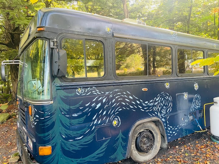 Magic Bus On River W/hot Tub At Smuggler's Notch - Vermont