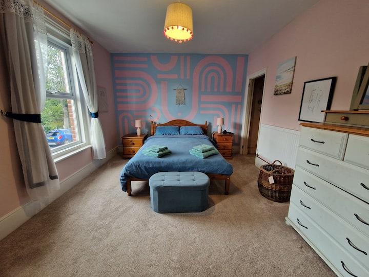 Entire House-garden & Parking - Southampton Airport (SOU)