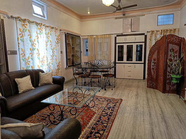 City Escape With Sunset View 2bhk - Udaipur