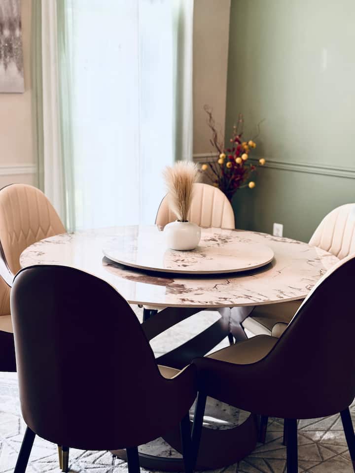 Luxurious 5 Beds Nears Dc - Woodbridge, VA