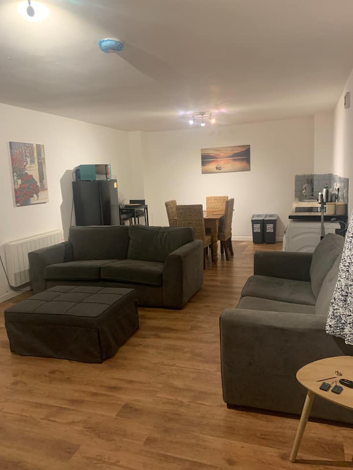2br Home Felixstowe W/ Garage - Felixstowe