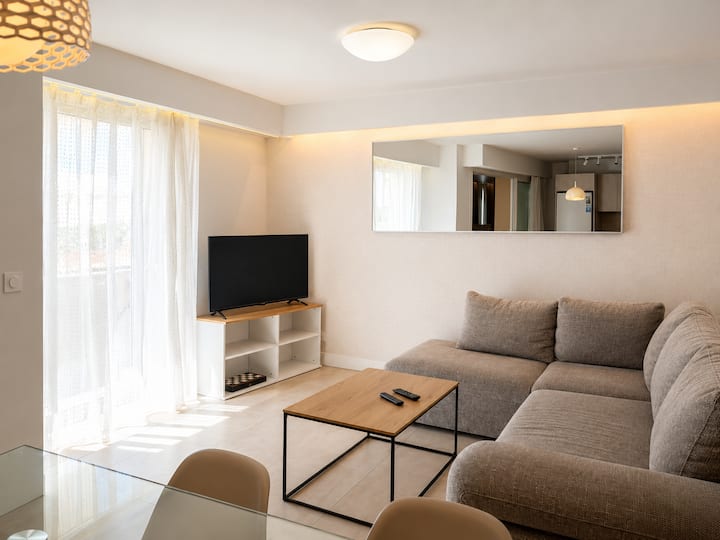 Central-quiet-parking-ac-2 Baths - Beausoleil