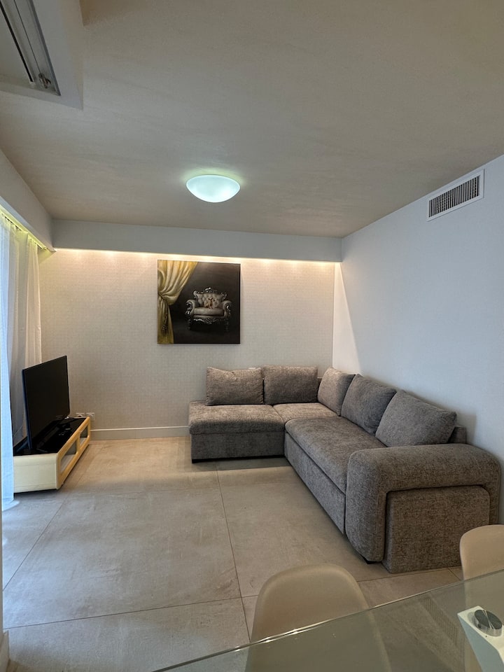 Central-quiet-parking-ac-2 Baths - Beausoleil
