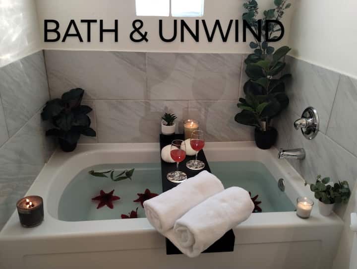 Elite Bath Tub Max 14 Guests King Bed Unit A - El Paso, TX