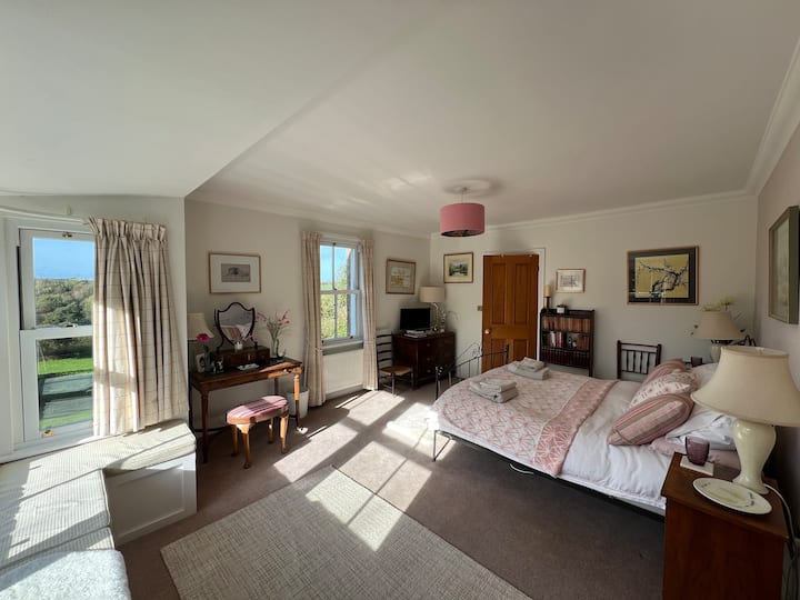 Room In A House Near The Sea In North Cornwall. - Bude