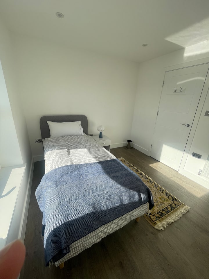 Sunny Room In A Modern New Flat - Kingston upon Thames