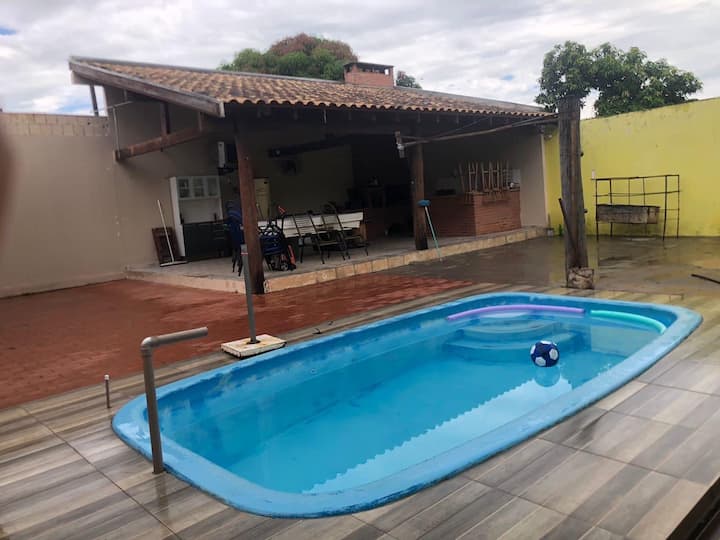 Casa Com Duas Suítes E áRea De Lazer - Bonito