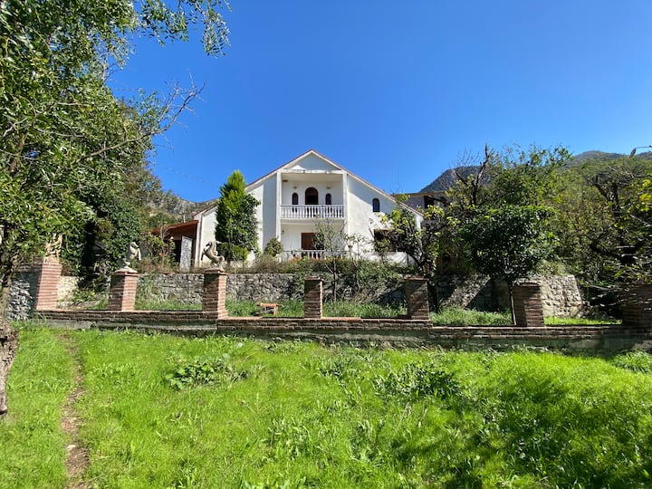 Hidden Gem Villa - Albania
