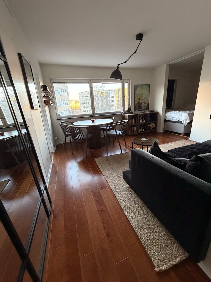 Ljus, Välplanerad 2 Rok Med Sovalkov På Södermalm - Estocolmo