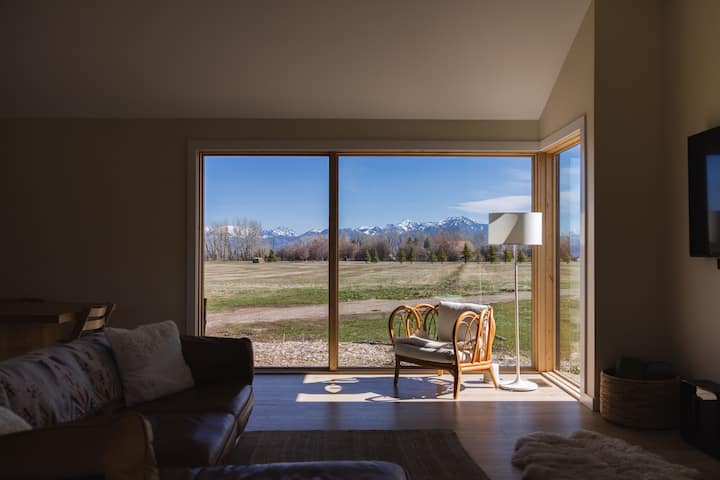 Modern Home With Infrared Sauna & Mountain Views - Four Corners, MT