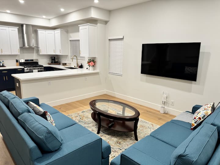Newly Built Picture Perfect Home In San Francisco - Oakland, CA