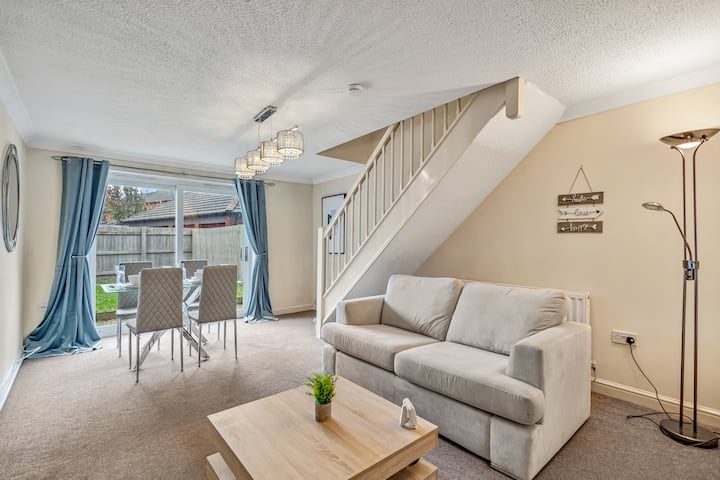 • Modern Terraced House Near The City • - Exeter