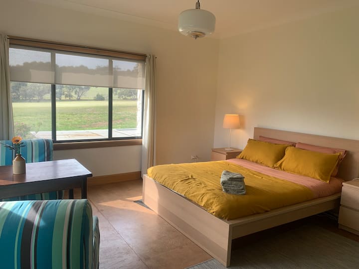 Ensuite Room With Kitchenette - Penneshaw