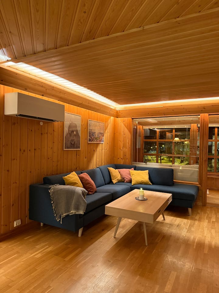 Sjarmerende Og Romslig Trehus Midt I Sentrum - Norwegia