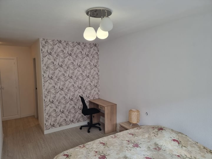 Habitación Con Baño Privado - Alcobendas