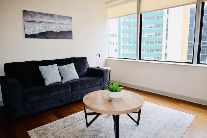 Century 1br | City View | Parking Included - Dallas, TX