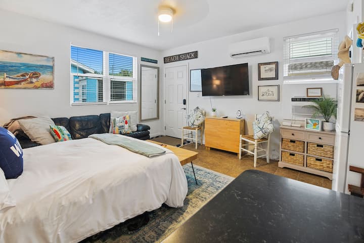 Winter At The Beach In Nsb! Few Remaining Days! - New Smyrna Beach, FL