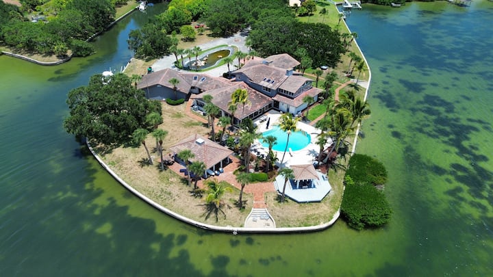 Island Resort - Cocoa Beach, FL