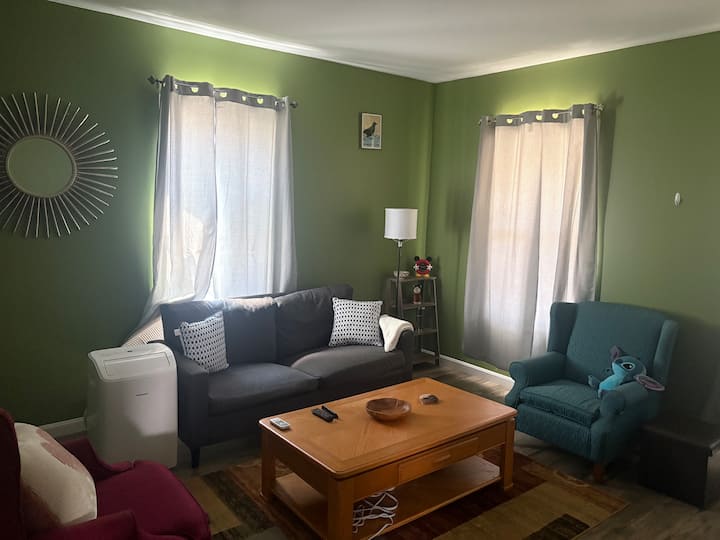 Cozy 2-bedroom Apt - Conway, MA