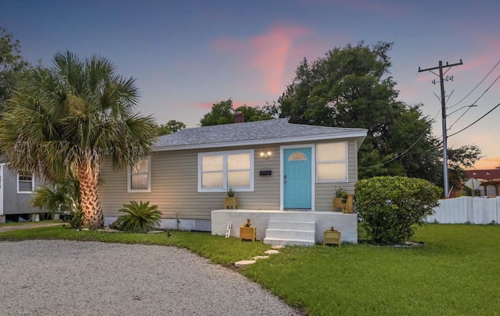 Cozy Bungalow Near San Marco - Jacksonville, FL