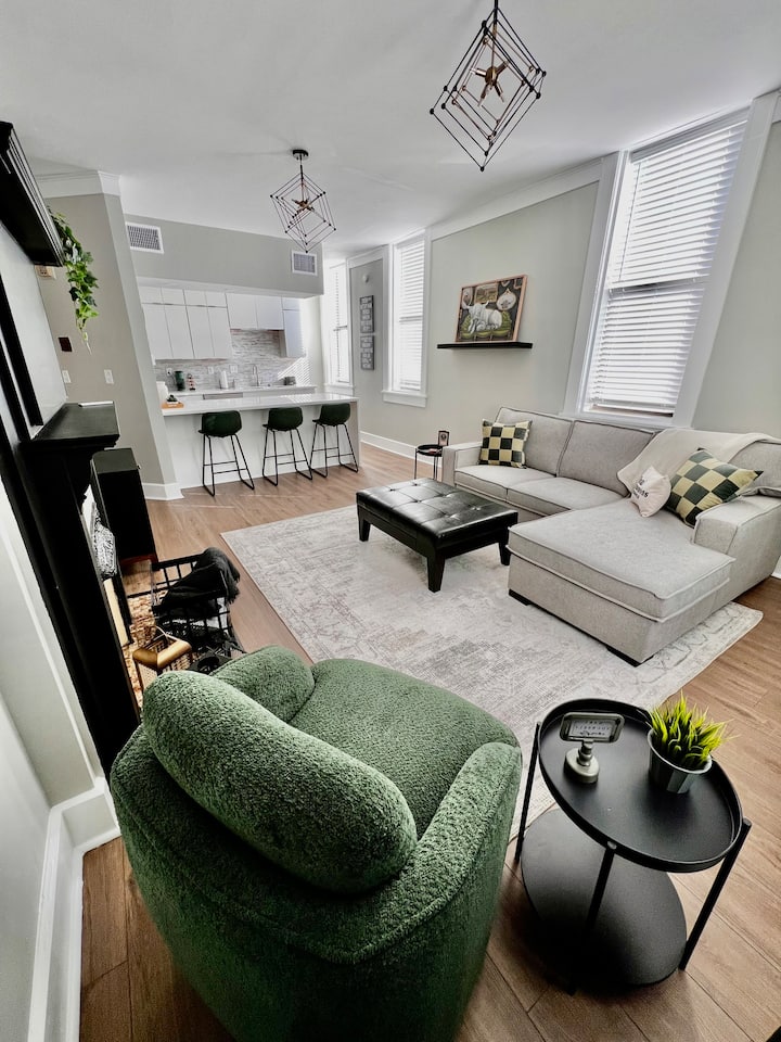 Superhost! Historic Downtown Indy, Sleeps 6 - Indianapolis, IN