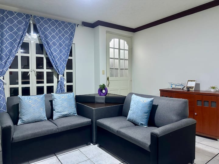 Casa Bonita Con Cochera - Uruapan