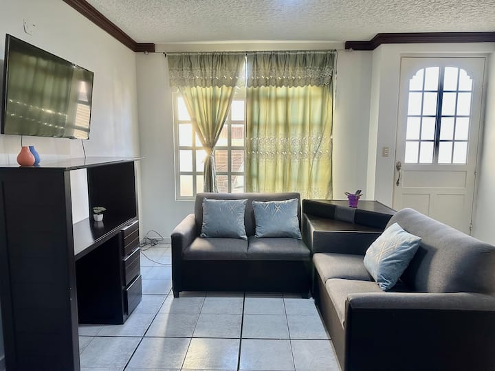 Casa Bonita Con Cochera - Uruapan