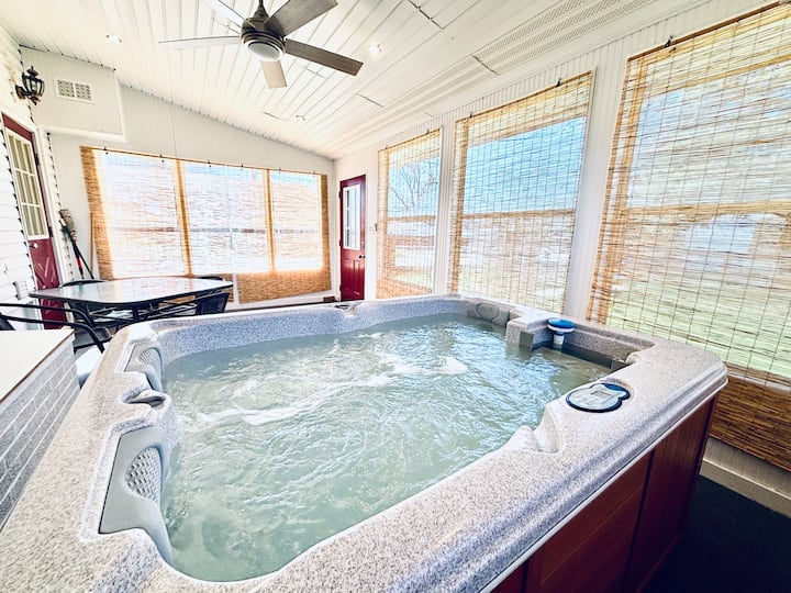 Hot Tub | Private Hideaway Suite-pet Friendly - Cowan Lake State Park, Wilmington