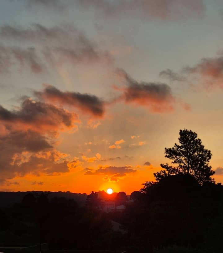 Conforto: Suíte E Pôr Do Sol, Perto Aeroporto - São José dos Pinhais