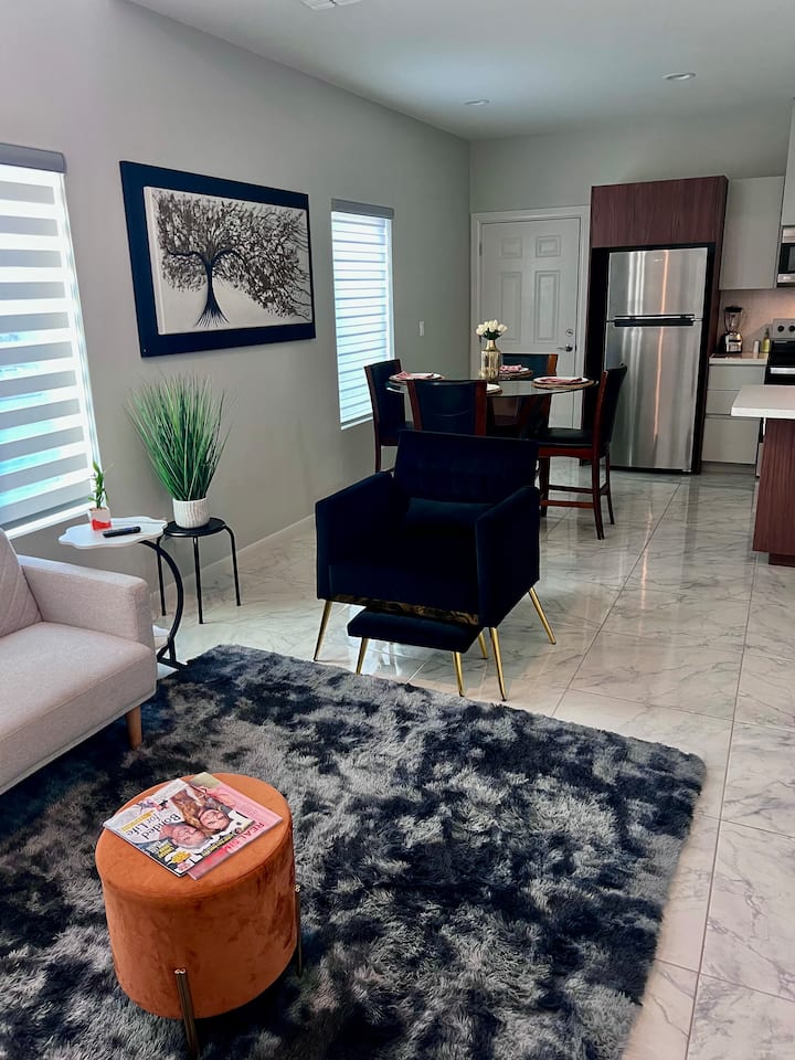 Luxury & Cozy, 2/2 Affordable Price. - 미시온