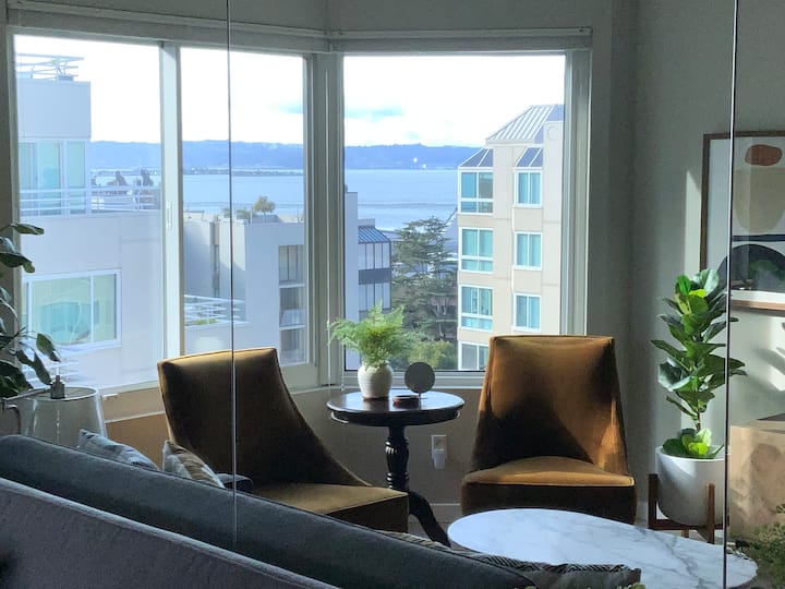 Sunny Telegraph Hill Bay View Condo W Parking, Gym - San Francisco, CA