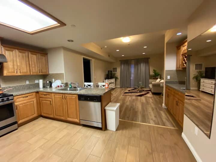 温暖舒适二居3卫 极好的位置 - Alhambra, CA