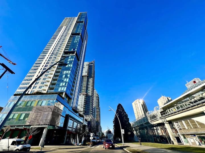 Evergreen Heights 2b+2b Metrotown Skytrain - 本那比