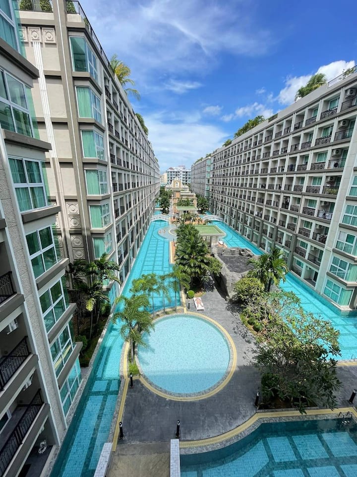 Alice Dusit Grand Park 2 豪华套房 - Pattaya
