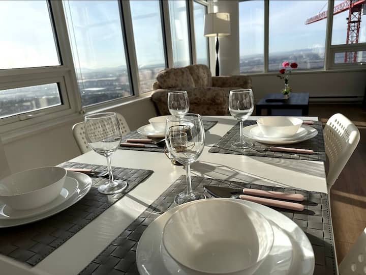 Hillcrest Apartments 2b +2b Metrotown Skytrain - Burnaby