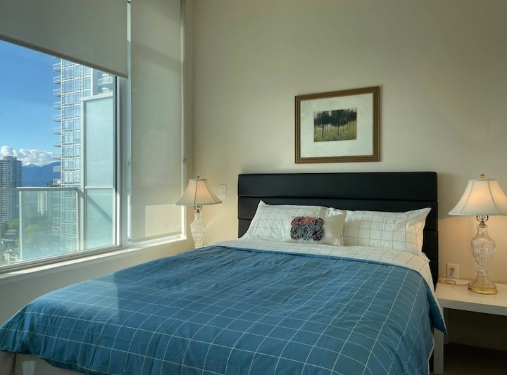 Sunny Heights 1b Metrotown Skytrain Freeparking - Burnaby