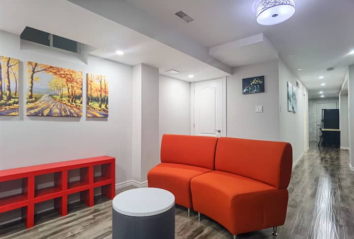 Cozy Suite! Sep Entry, 1 Parking - Bradford, ON, Canada