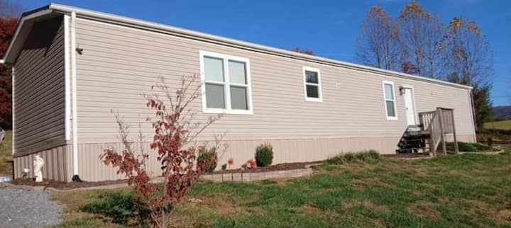 Country Living - Mountain City, TN
