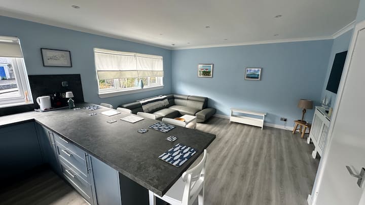 Mitch’s Cottage. Cosy 3 Bedroom Bungalow. - Brodick