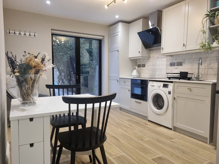 Beautiful Newly Renovated Flat - Bromley